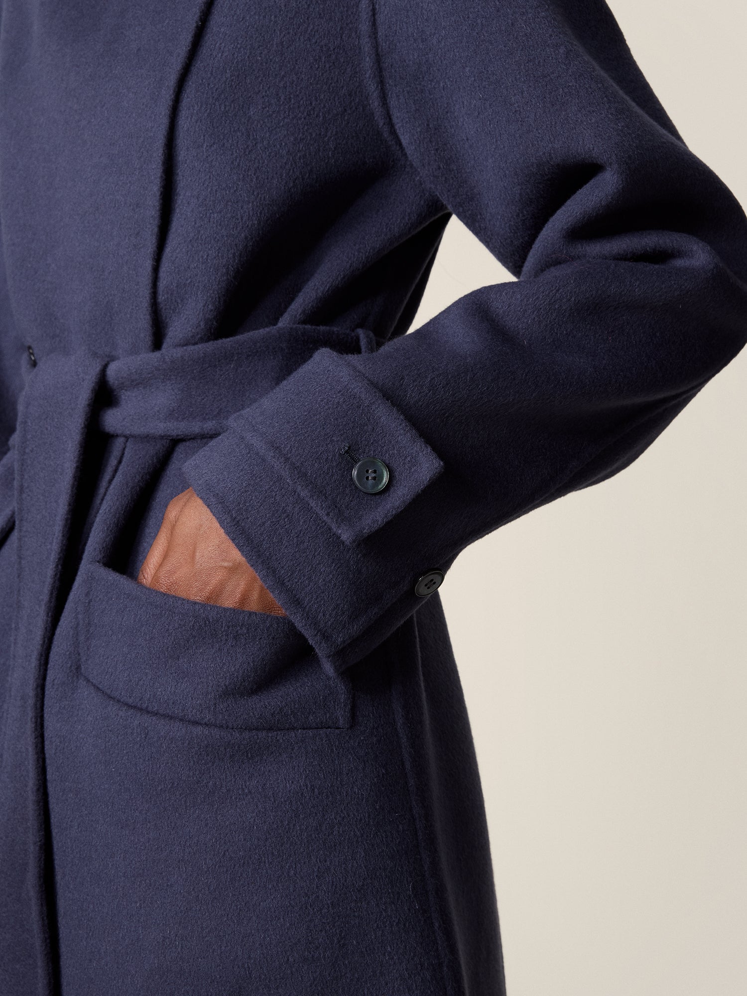 Rouje | Feminine and sensual allure - Born in Paris