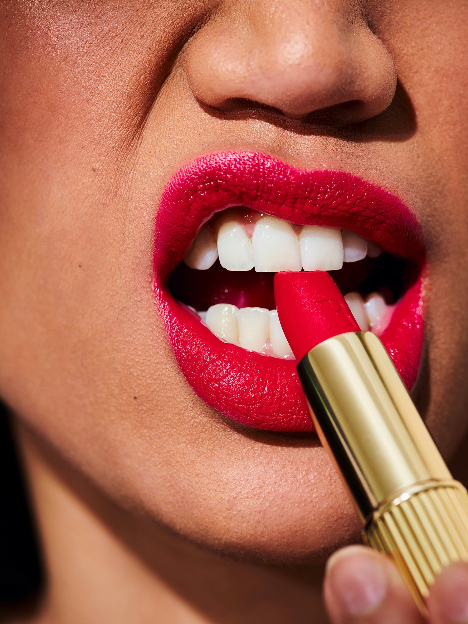 Bright red clean vegan matte lipstick | Les Filles en Rouje