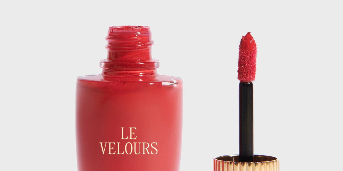 Bright red clean vegan creamy lipstick | Les Filles en Rouje