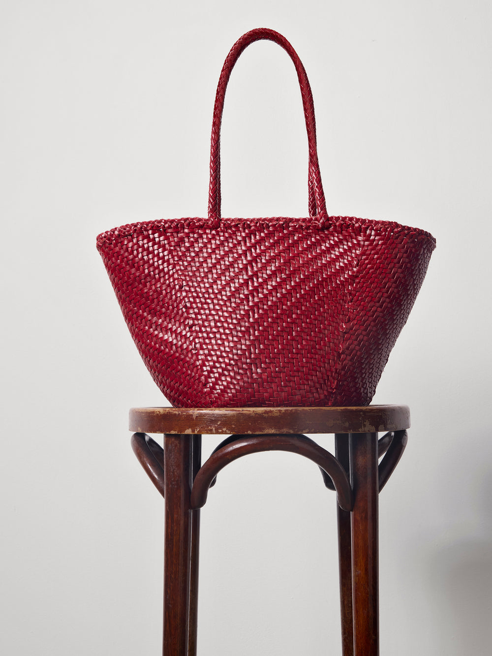 Sac panier tressé en cuir rouge | Rouje
