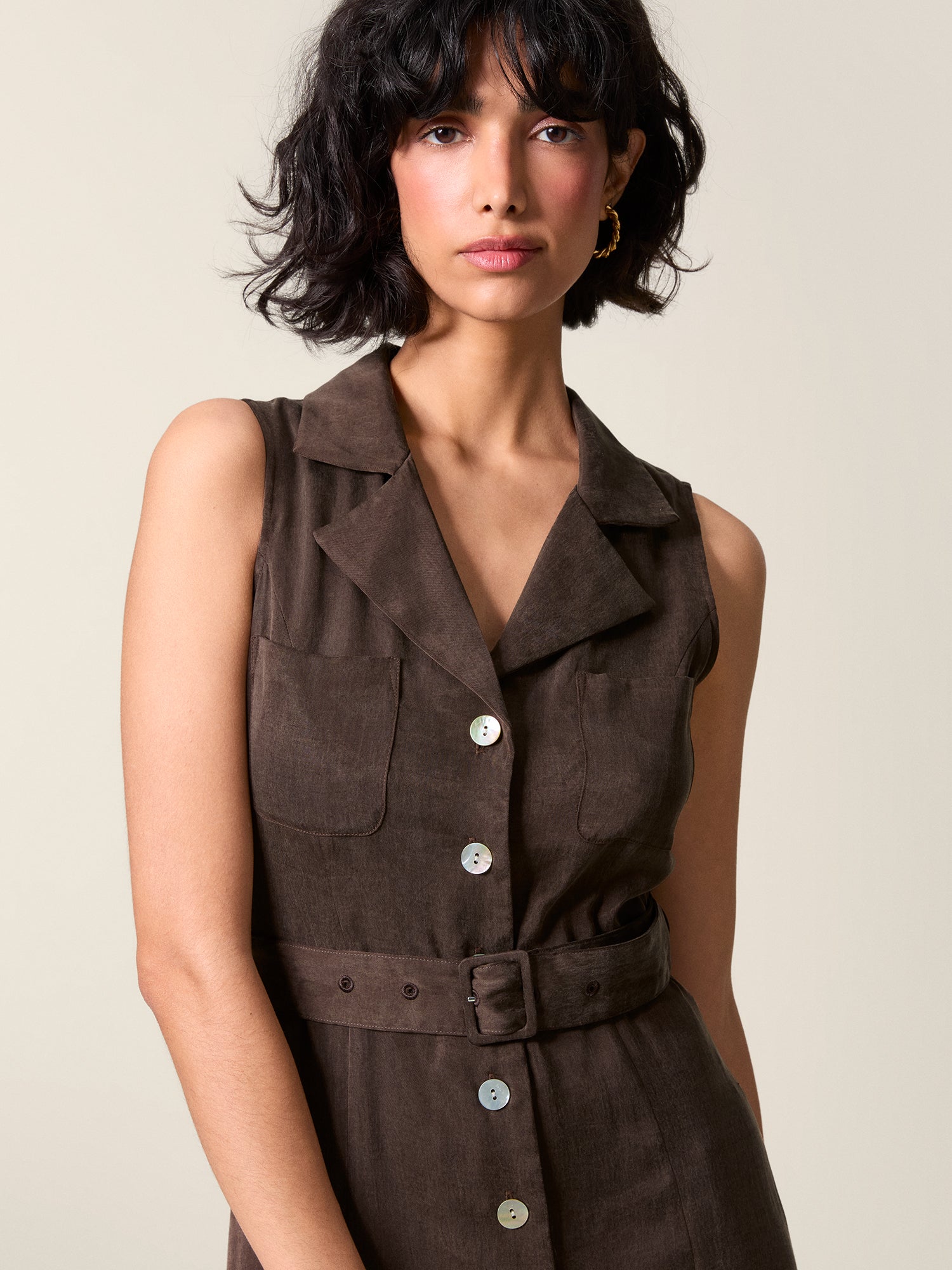 Robe midi ceinturée en tencel marron | Rouje