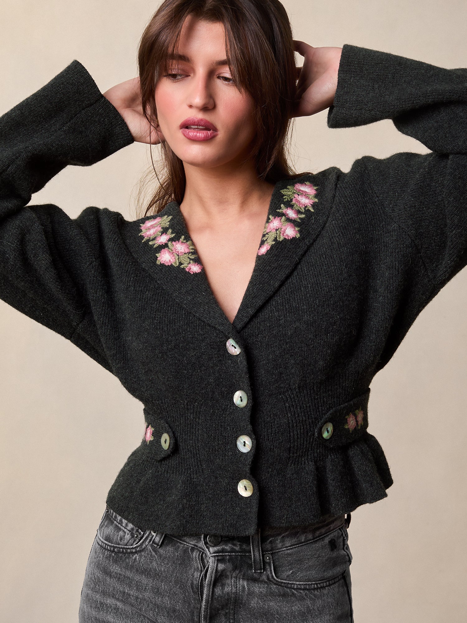 Short cardigan in embroidered wool | Rouje
