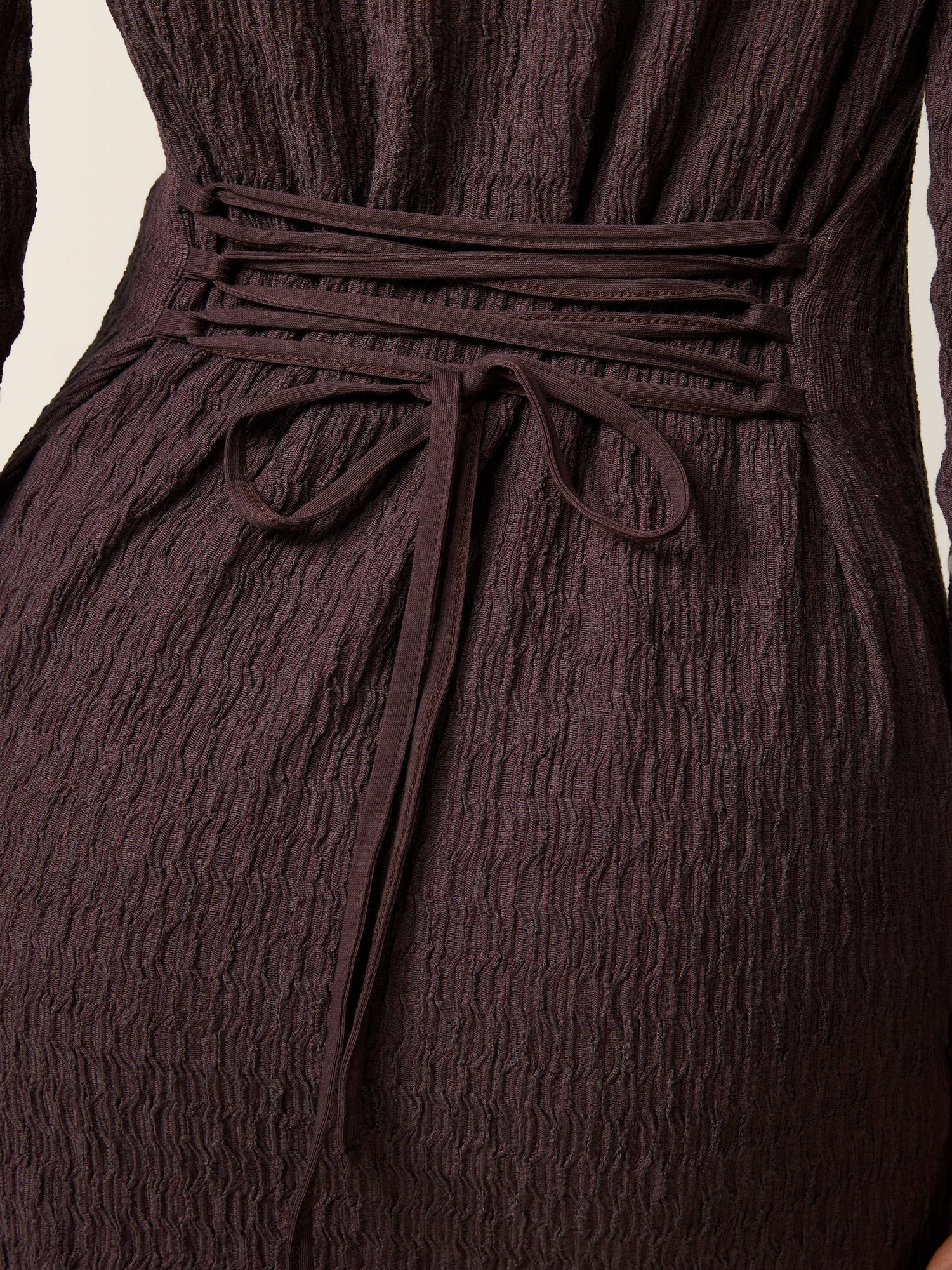 Rouje | Une allure féminine et sensuelle - Born in Paris